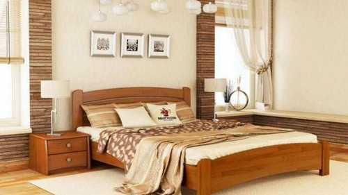 Двуспальная деревянная кровать из массива
