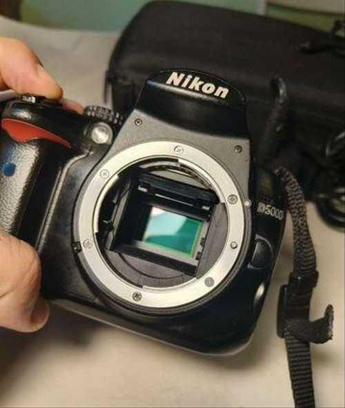 Nikon d5000 body