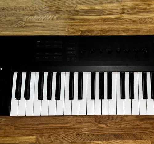 NI Komplete kontrol A49 midi-клавиатура