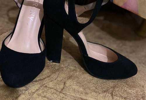 Туфли женские черные 35 размер