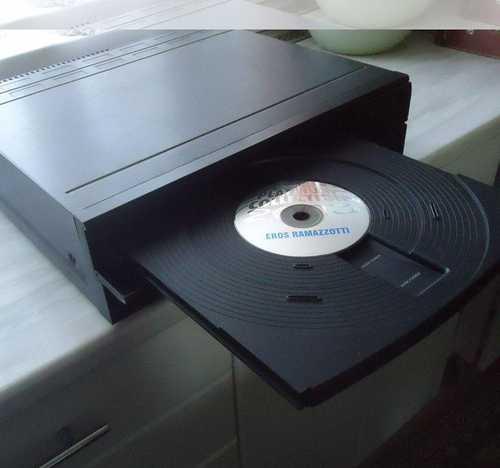 Продам philips type CD V 496 \ 2R Плеер Лазерных д