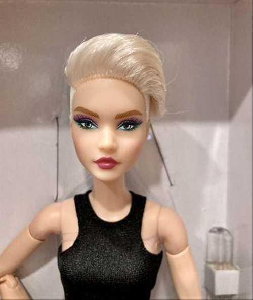 Новая кукла Barbie Looks блондинка Андра