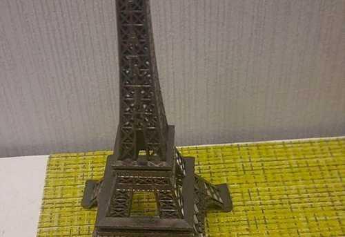 Эйфелева башня из Парижа с любовью