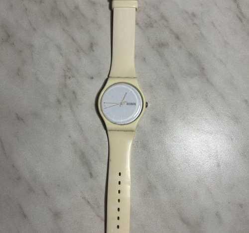 Часы swatch white rebel