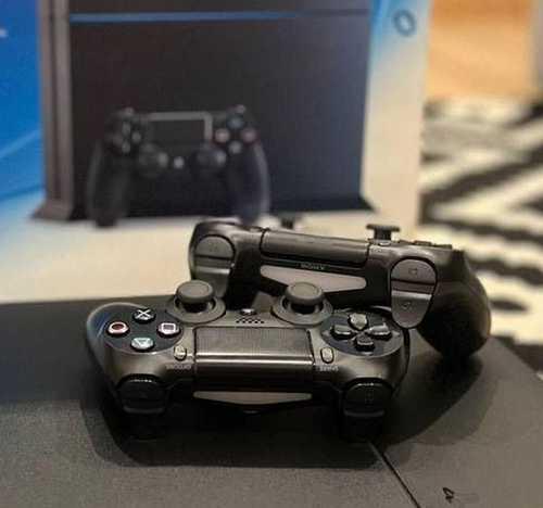 Продаю Sony PlayStation 4 (PS4)   2 геймпада