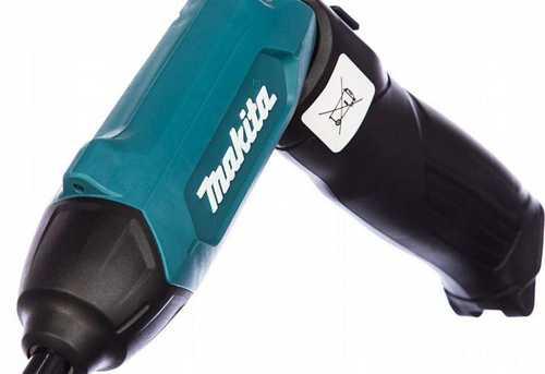 Аккумуляторная отвертка Makita DF001DW