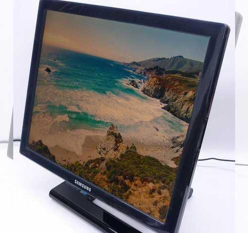 Монитор 19" Samsung SyncMaster 971P царапины