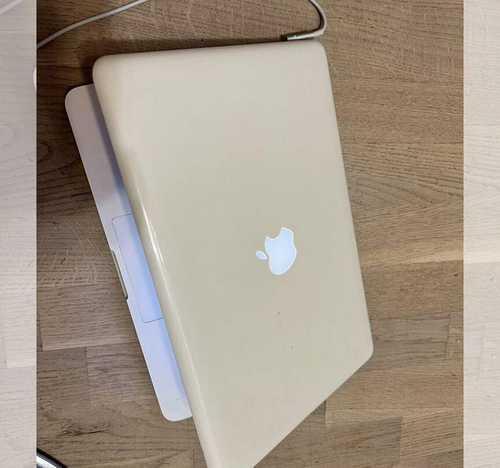 Apple macbook 13 2010