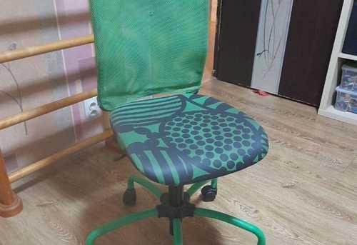 Кресло компьютерное (стул на колесиках)