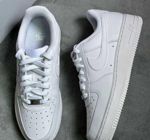 Nike air force 1 low white