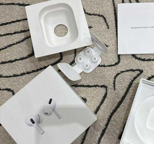 Коробка от apple airpods pro 2