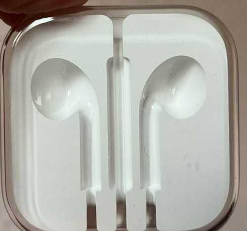 Наушники EarPods чехол