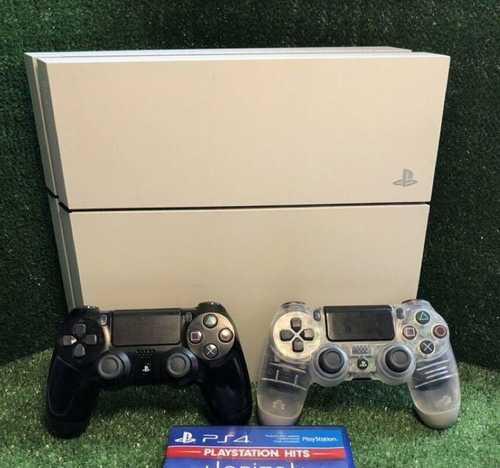 Sony PS4 + 2 геймпада + диск с игрой