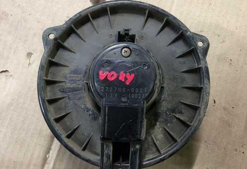Вентилятор печки Toyota Voxy
