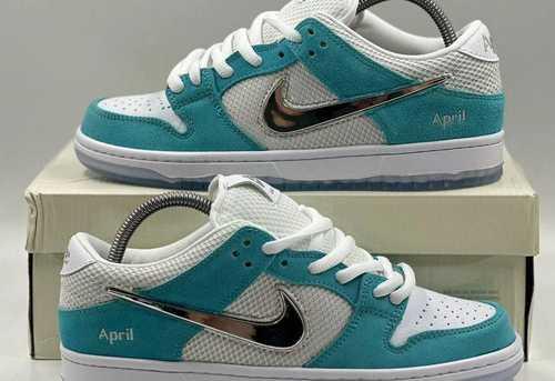 Кроссовки женские Nike SB Dunk Low