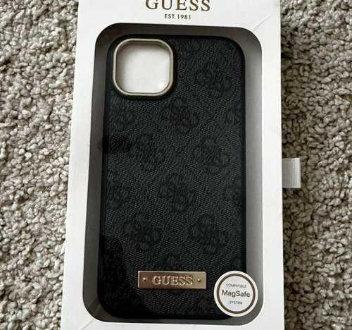Чехол на iPhone 13 guess