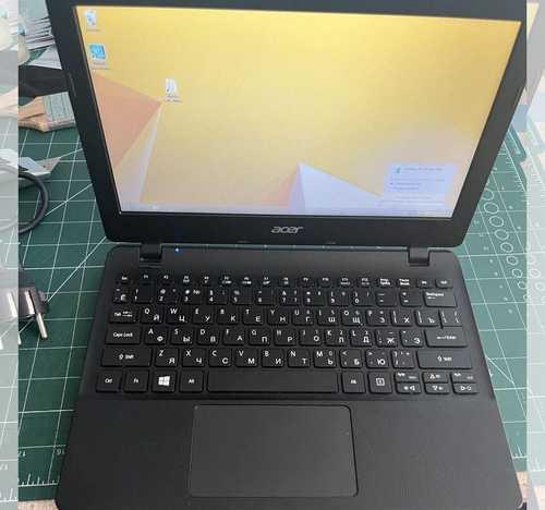 Нетбук Acer es1-111