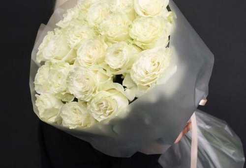 21 высокая белая роза в оформление