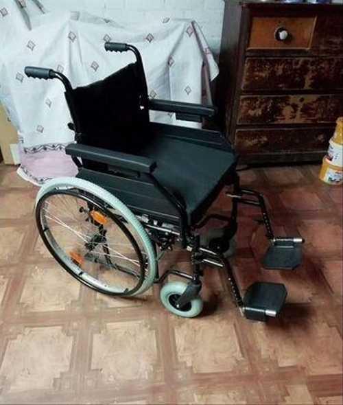 Инвалидная коляска. В подарок массажная ванночка