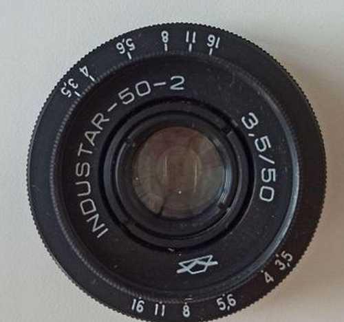 Советский фотообъектив Industar-50-2