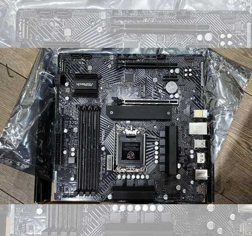 Asrock b760m pg lightning/d4 LGA 1700