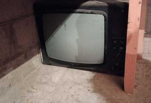 Старый телевизор на детали