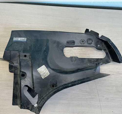 Кронштейн левый задней панели Ford Focus 2 седан 1