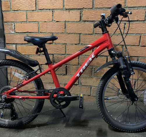 Велосипед Trek Wahoo 20 (Viper Red/Trek Black)
