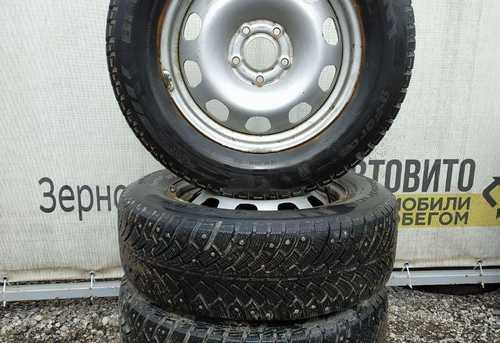 Bfgoodrich G-Force Stud 215/65 R16