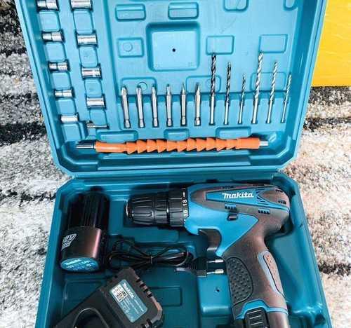 Дрель шуруповерт Makita с битами 12V