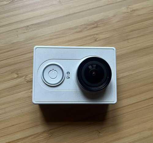 Экшн-камера Xiaomi Yi Action Camera Basic (белая)