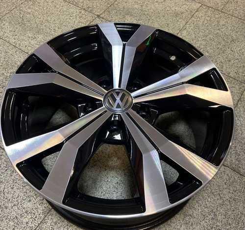 Диски R 18 на VW Volkswagen Touareg, Audi Q7 5*130