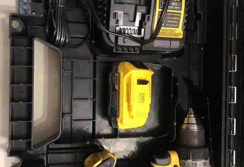 Шуруповерт Dewalt DCD 800