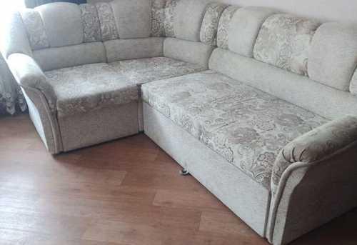 Угловой диван (раскладной) и кресло