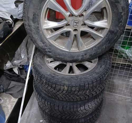 Pirelli Carrier Winter 225/65 R17