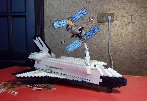 Lego 7470 Space Shuttle Discovery