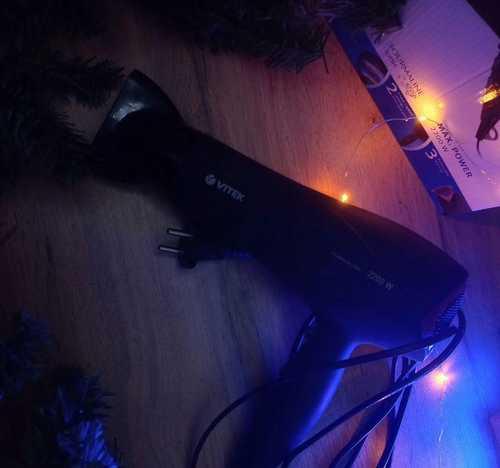 Фен Vitek VT-8208 BK