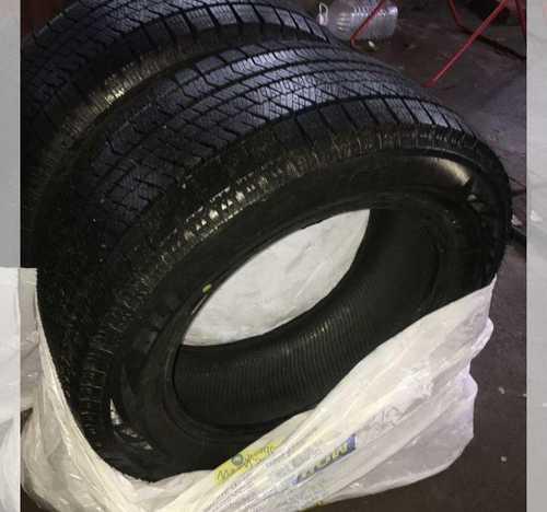 Bridgestone Blizzak Ice 235/55 R17 103T