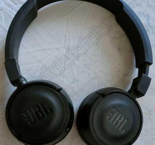 Беспроводные наушники jbl