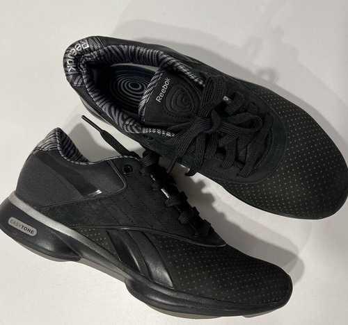 Кроссовки reebok easytone 37,5