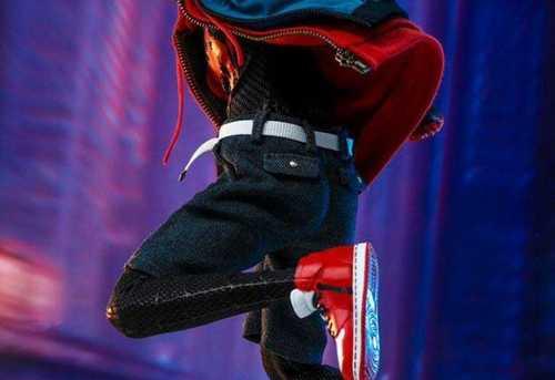 Hot Toys Into The Spider-Verse - Miles Morales