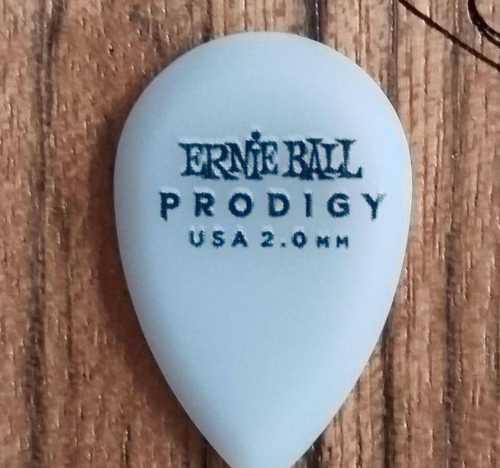 Медиатор ernie ball prodigy usa 2.0 mm