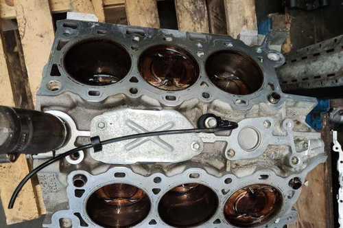 Шорт-Блок Ford Escape Jaguar 3.0 RF6E5E 6015AA бу