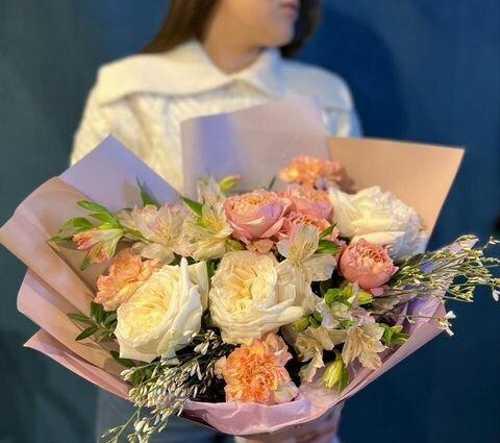 Букет «Романтика» белые розы гвоздика альстромерия