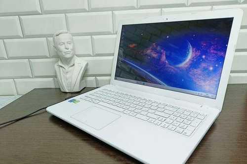 Белый ноутбук Asus на i3 и GeForce