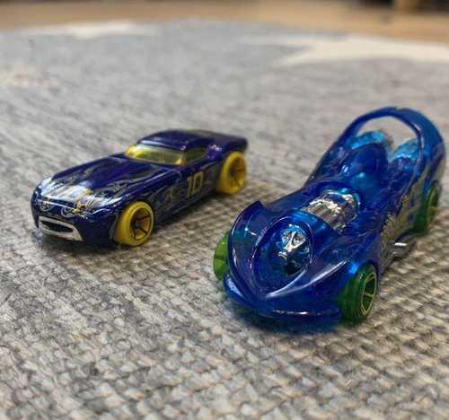 Hot wheels машинки,одна 200