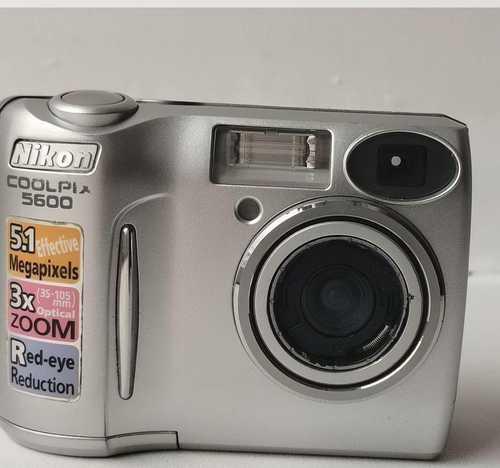 Y2K винтажная мыльница Nikon coolpix