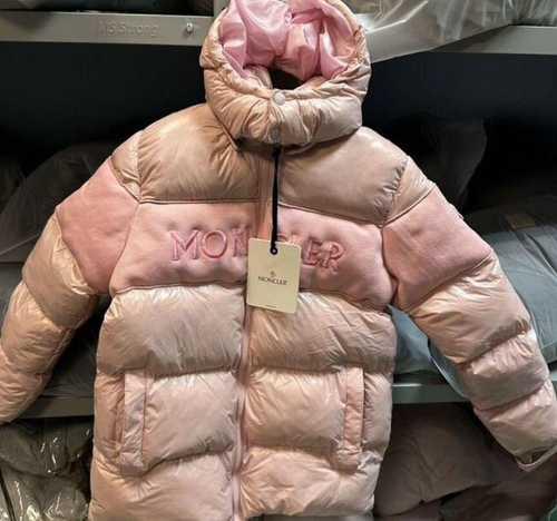 Пуховик moncler розовый