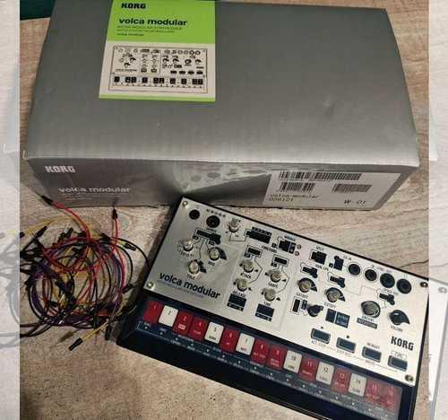 Аналоговый синтезатор korg Volca Modular