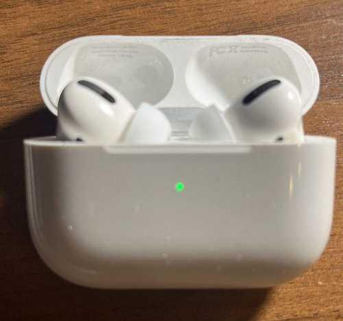 Беспроводные наушники apple airpods